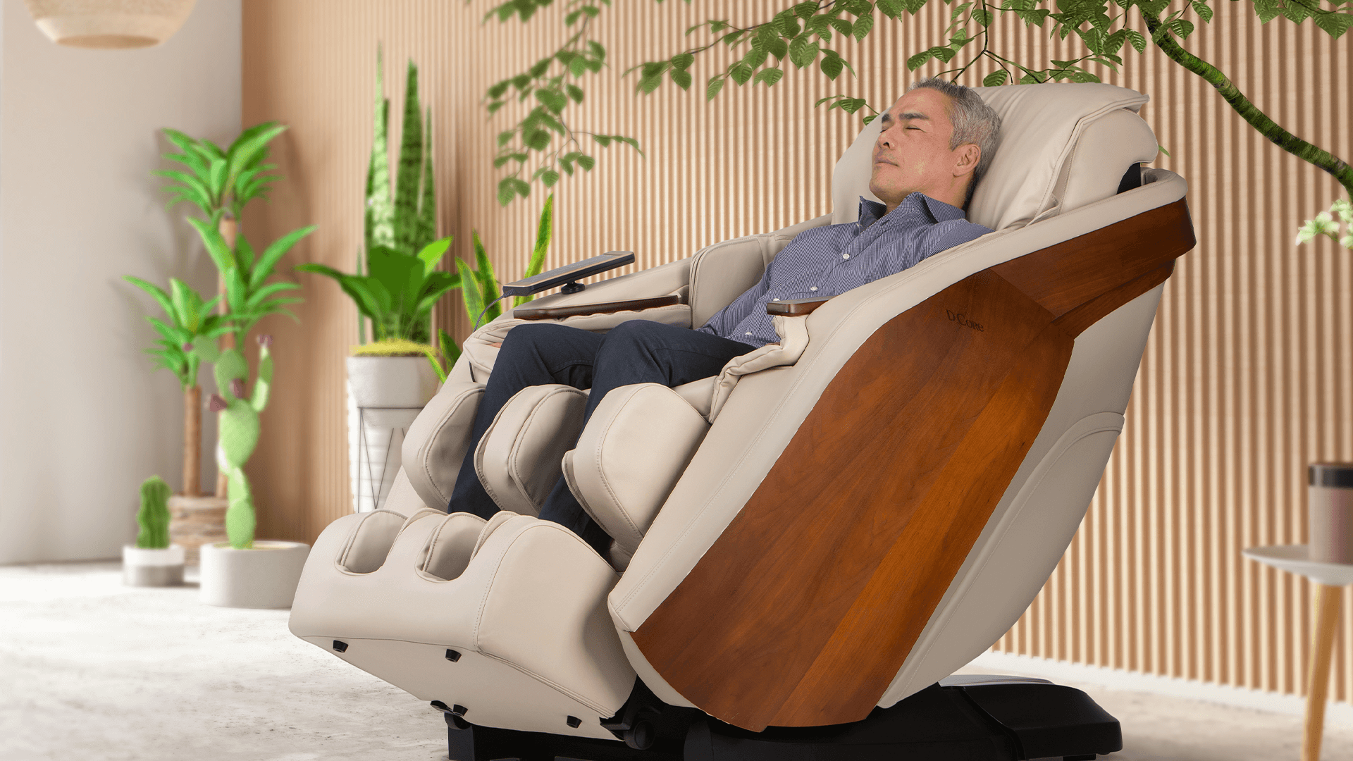 DCore Stratus-JP Massage Chair