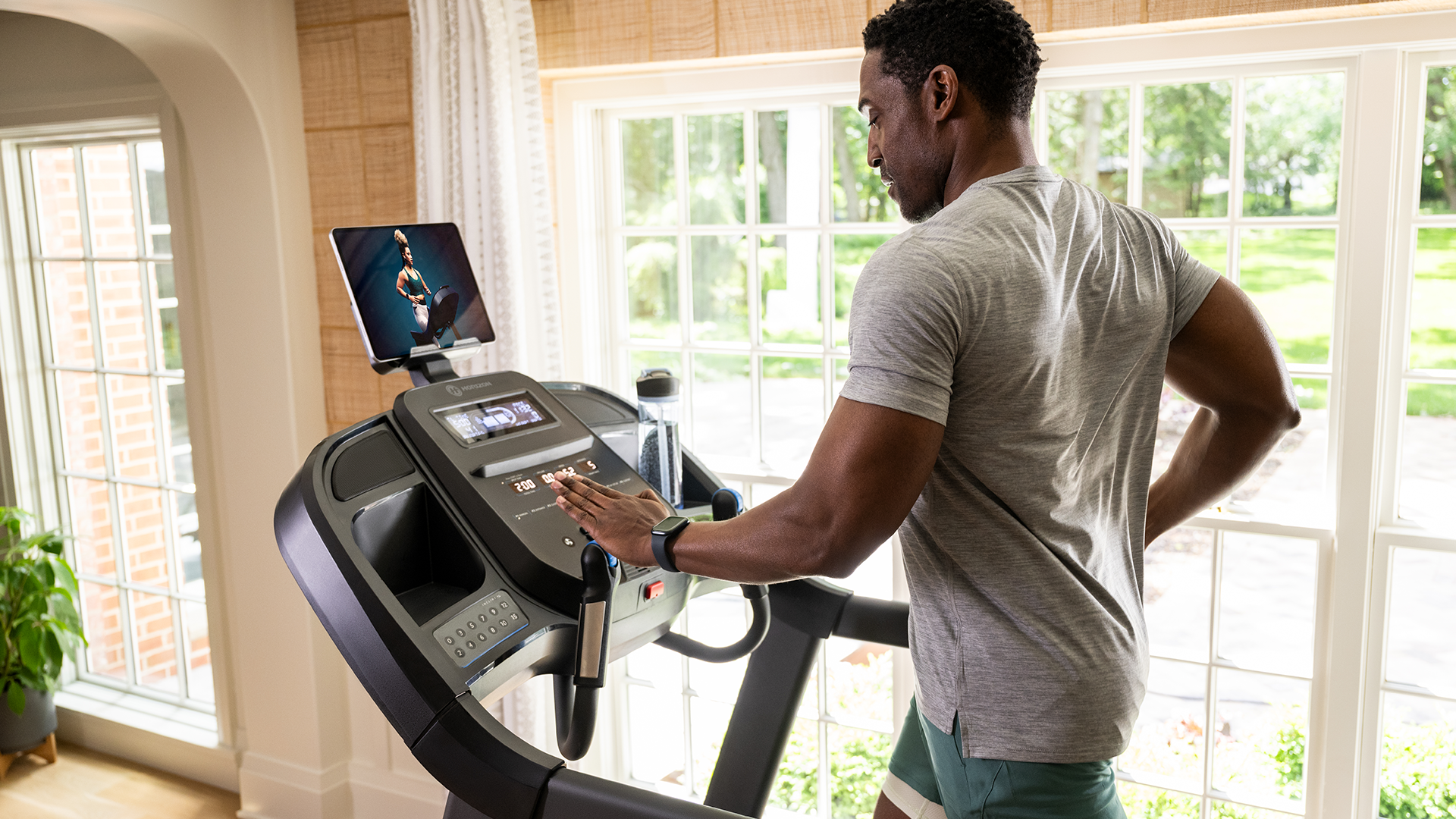 Horizon 7.0 AT Treadmill (2024 model)